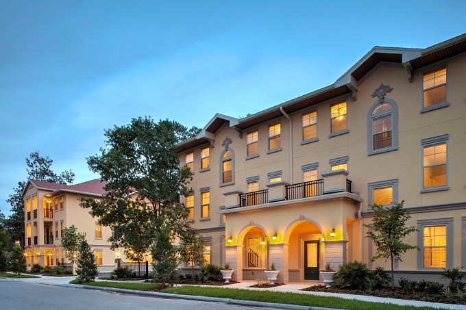 Centro Luxury Apartments in Gainesville, FL - Swamp Rentals