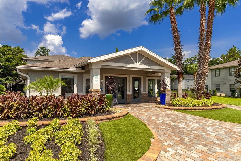 Ridgemar Commons Apartments - Swamp Rentals